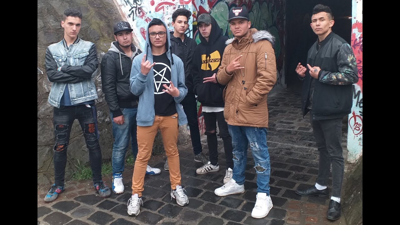 Skreep & B.J - MOCSKOS PÉNZ (videó) - YouTube