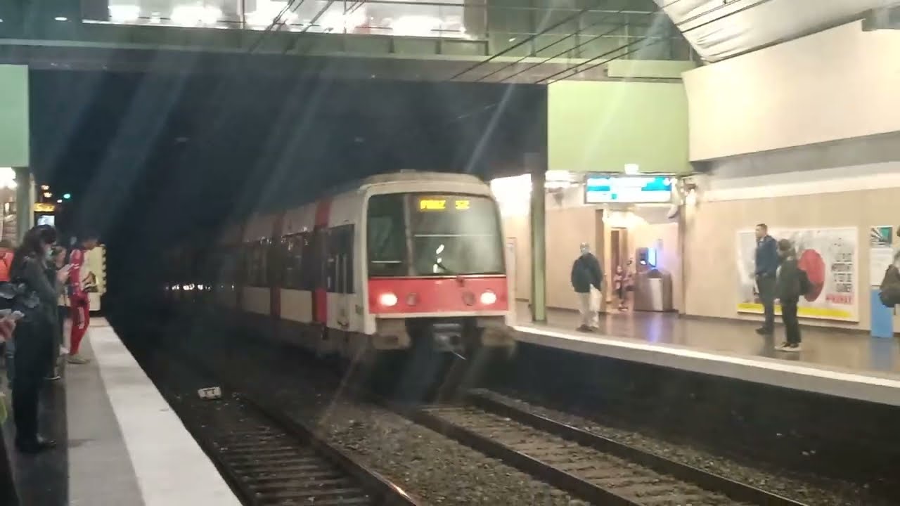 RER B Arrivée d'un MI84 ( IDF 🔴 ) ( UM ) à Luxembourg - YouTube