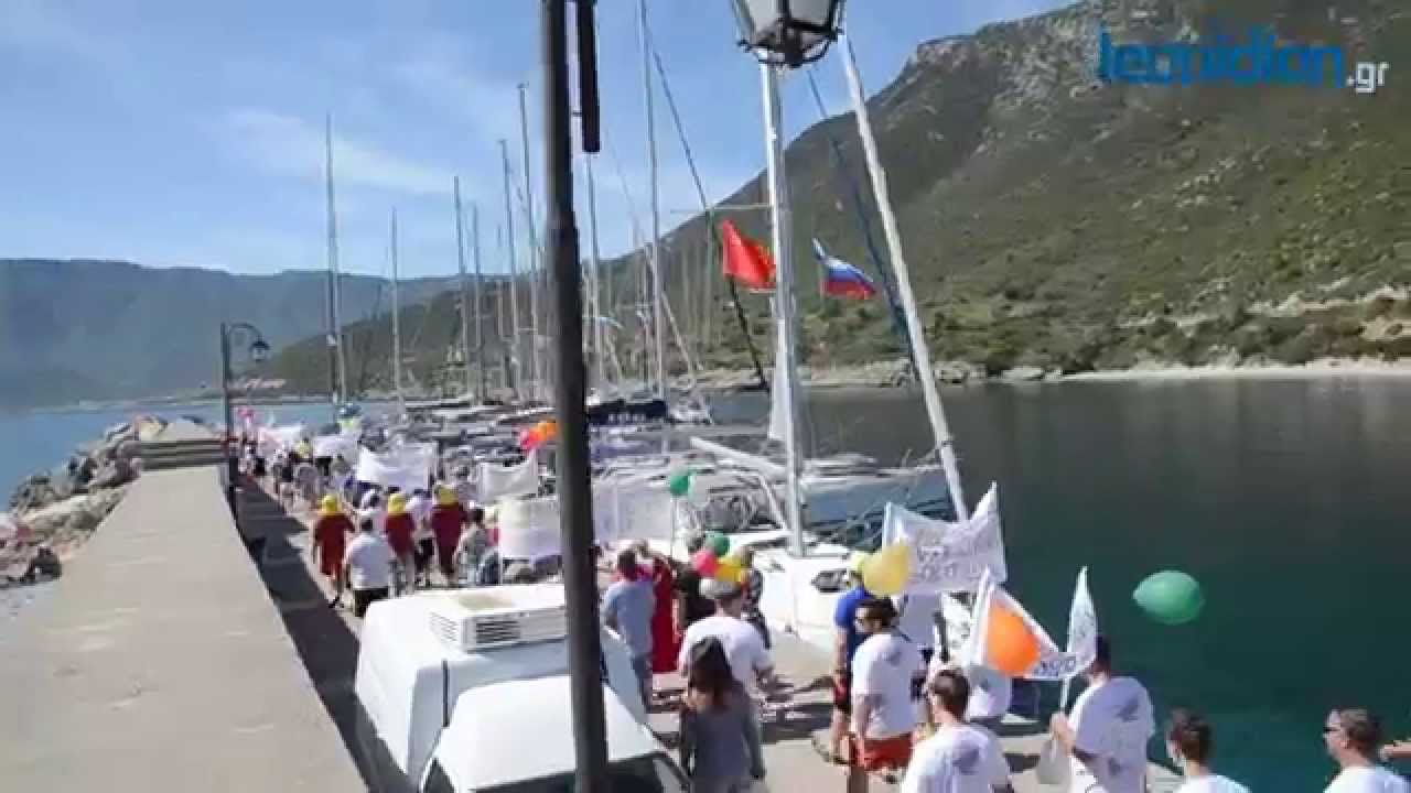Ρώσικη "απόβαση" με κότερα στην Πλάκα Λεωνιδίου - YouTube