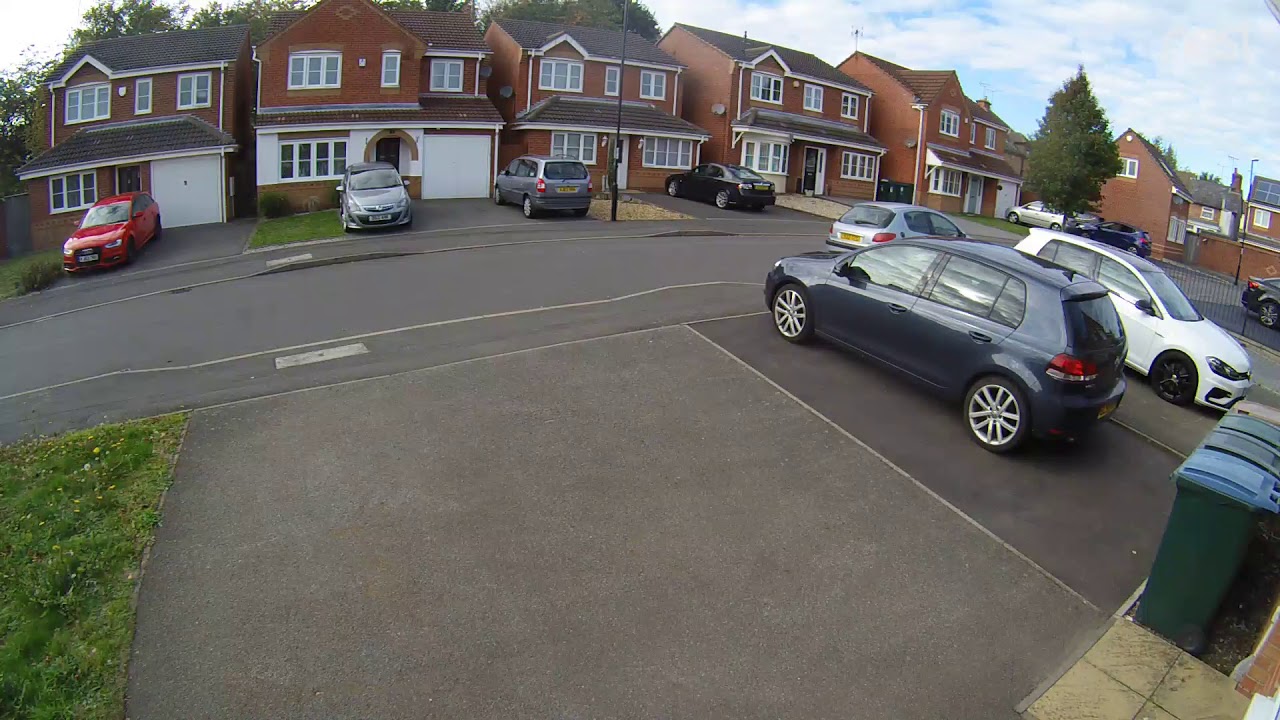 Car Robbery in London - YouTube