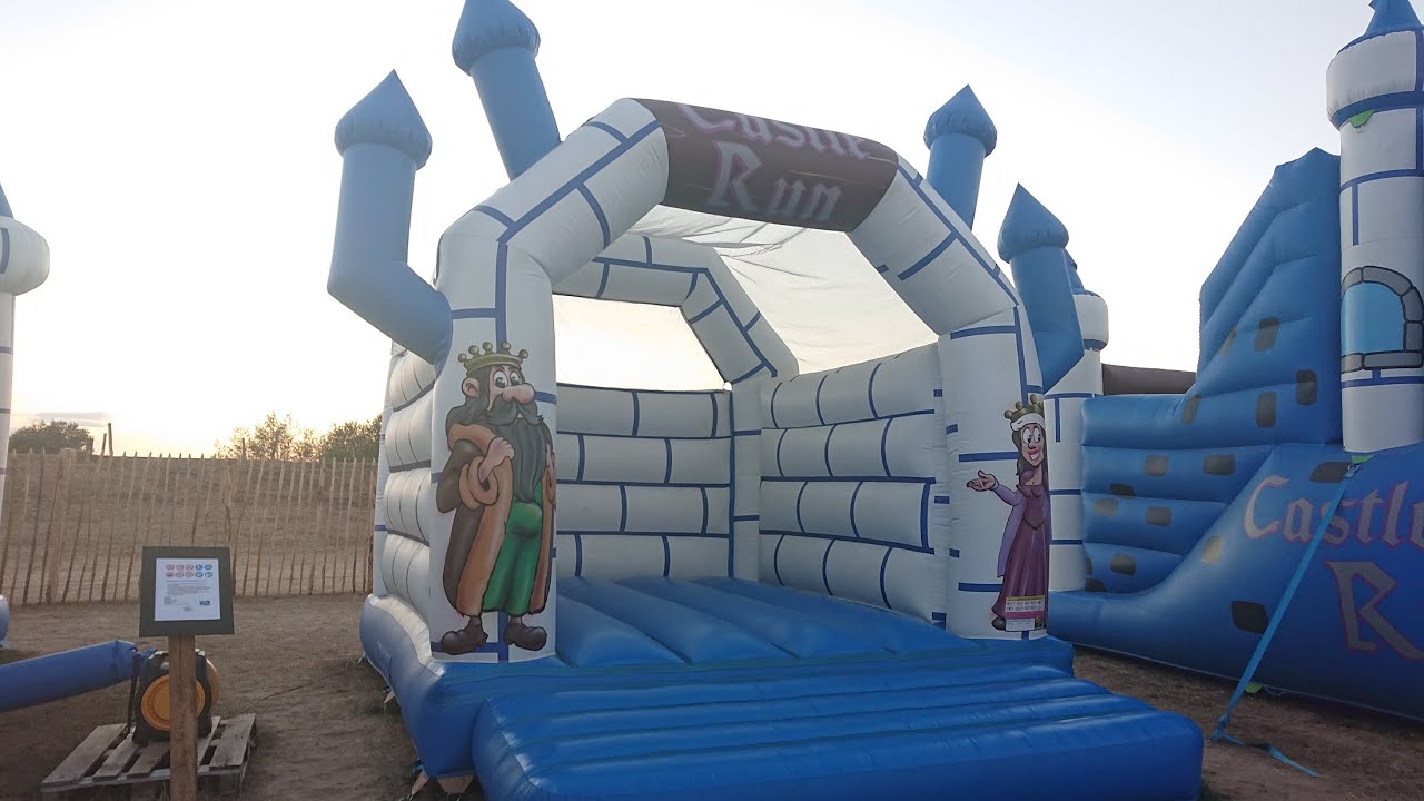 Inflatable castle jump - YouTube
