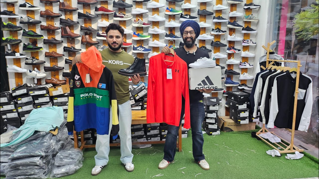 Discount centre -REWARI || 100% original clothes n shoes || Sabse kam ...