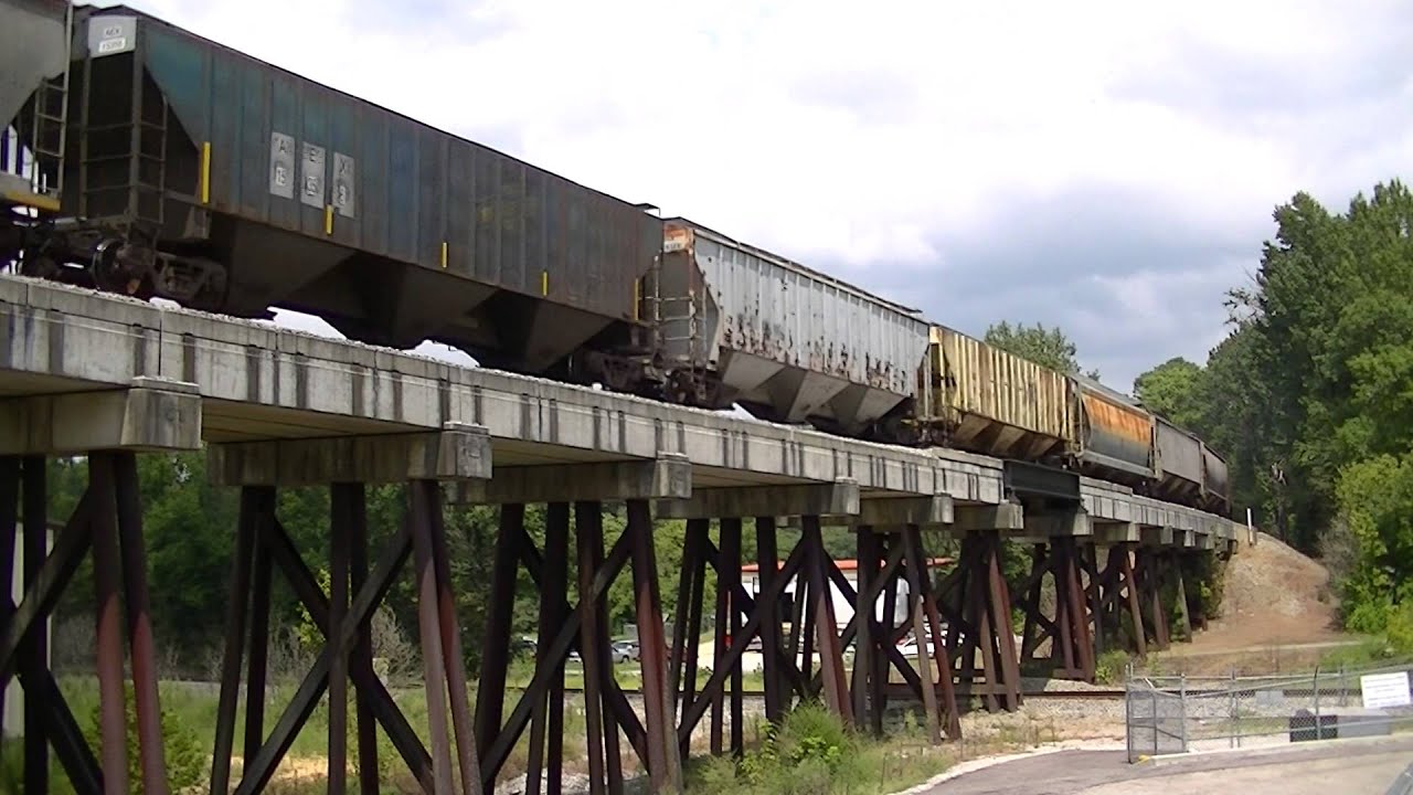 KCS 4032 leads NS 44Z w/DPU @ Leeds AL 8-28-15 - YouTube