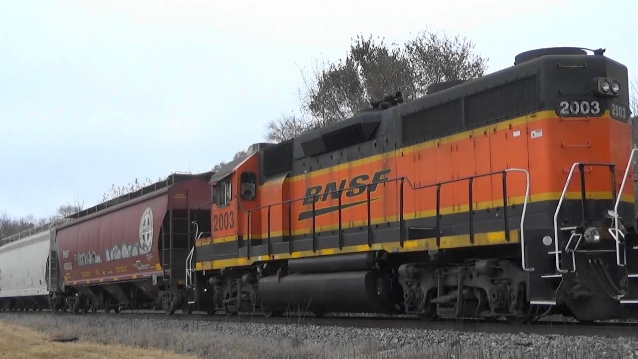 HLCX 3801 w/ BNSF Power, Moline, IL, 11/19/19 - YouTube