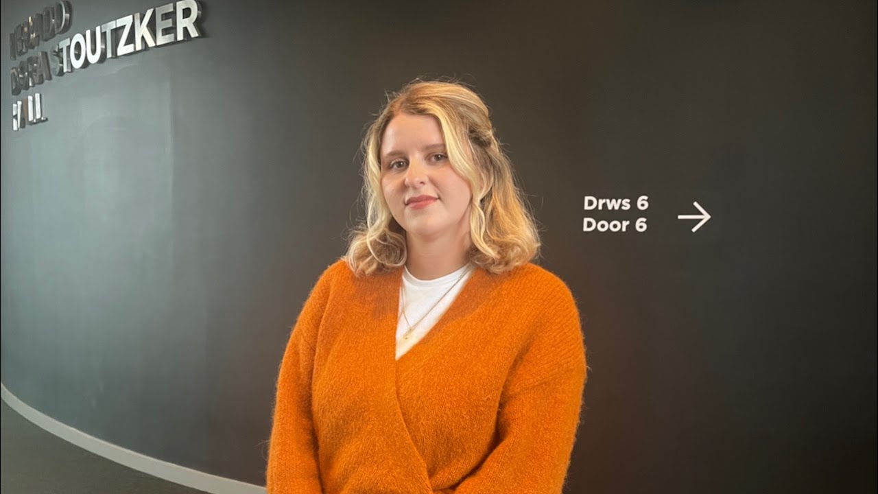 It starts here: Hannah Grace | Singer-songwriter - YouTube