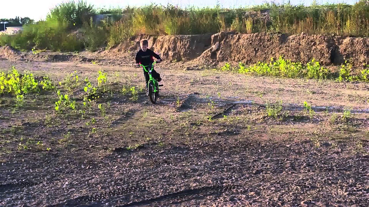 Mudding bmx style - YouTube