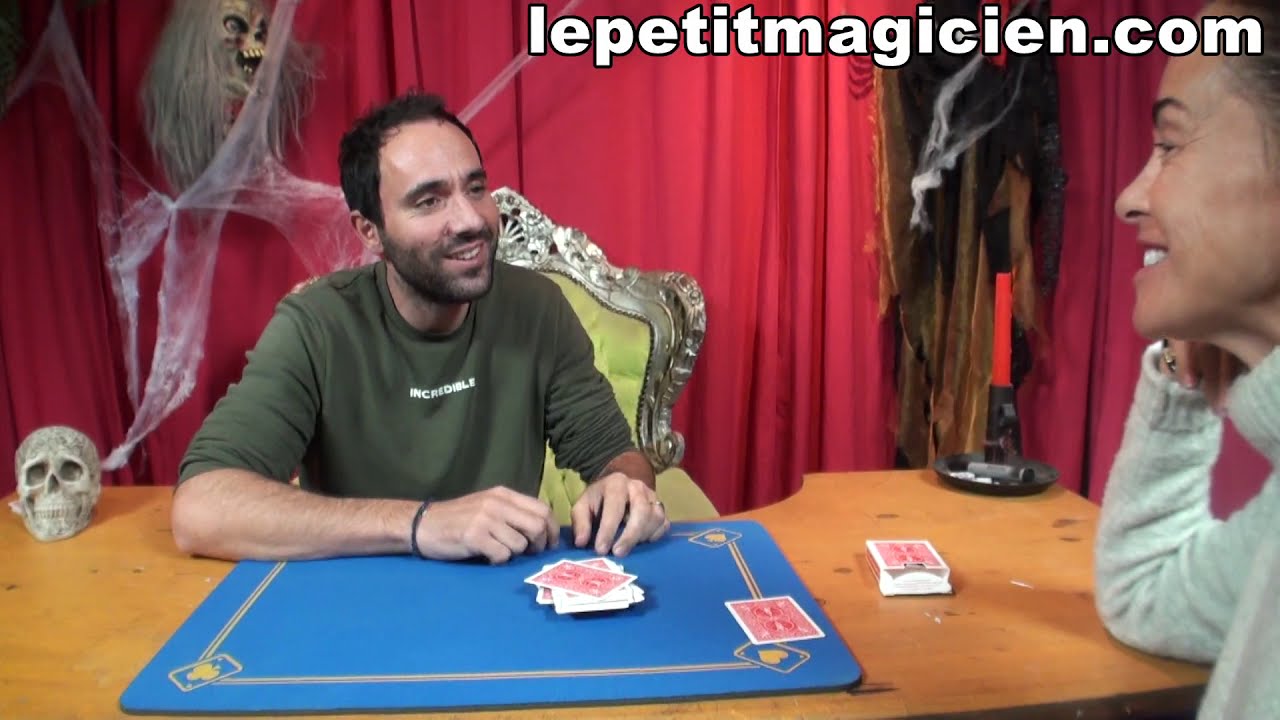 Puzzlement Deck Demo 3 - Ian Wong & Amor Magic - lepetitmagicien.com - YouTube