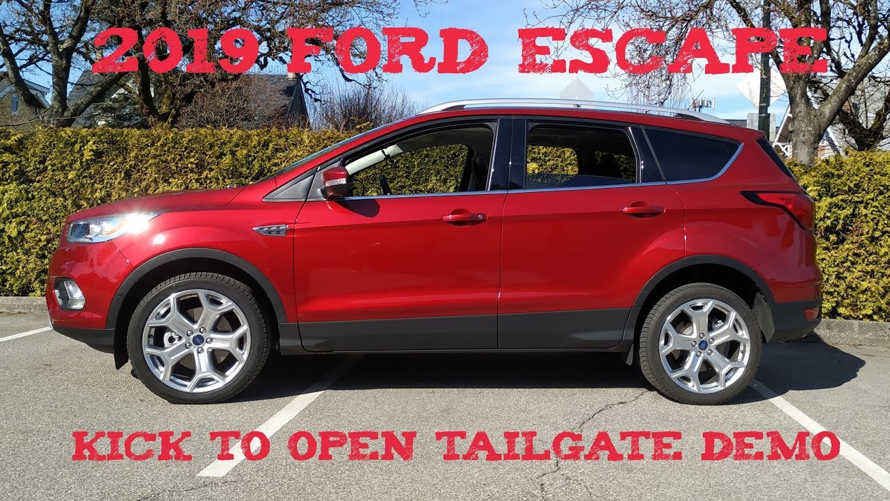 One Great Thing: The Ford Escape's kick to open tailgate demo - YouTube