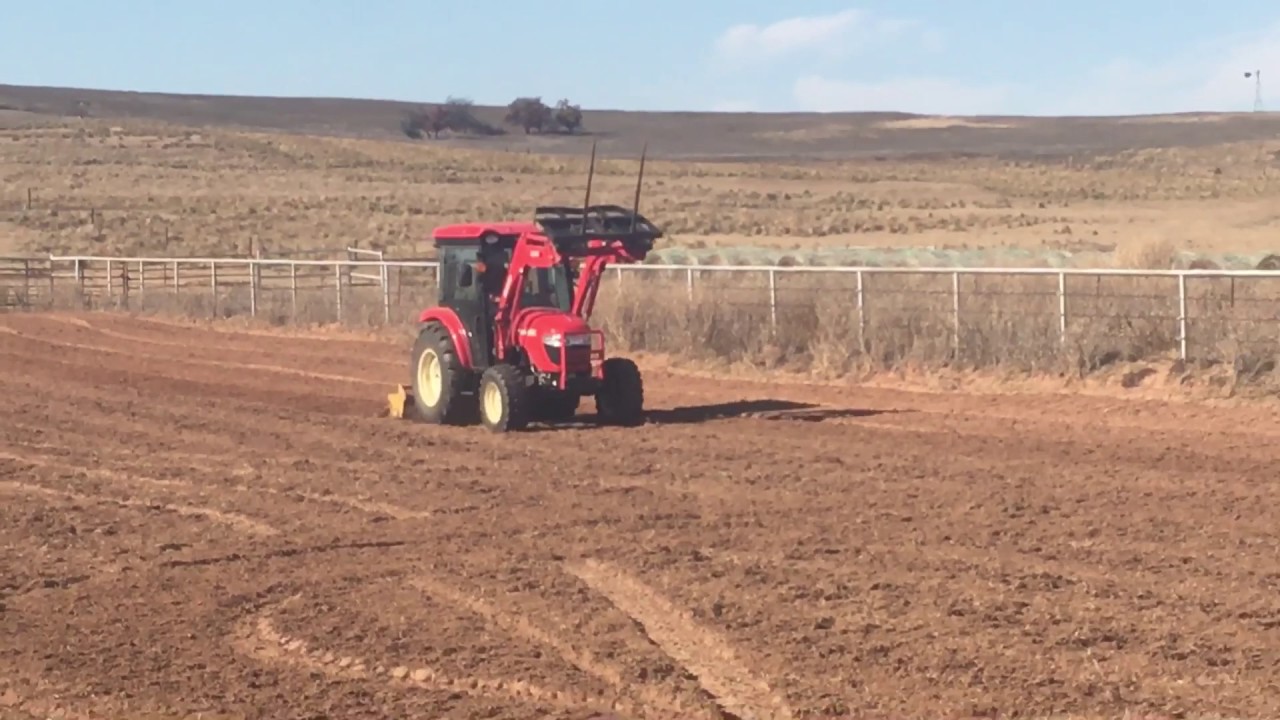 Branson 5220 tractor tilling arena - YouTube