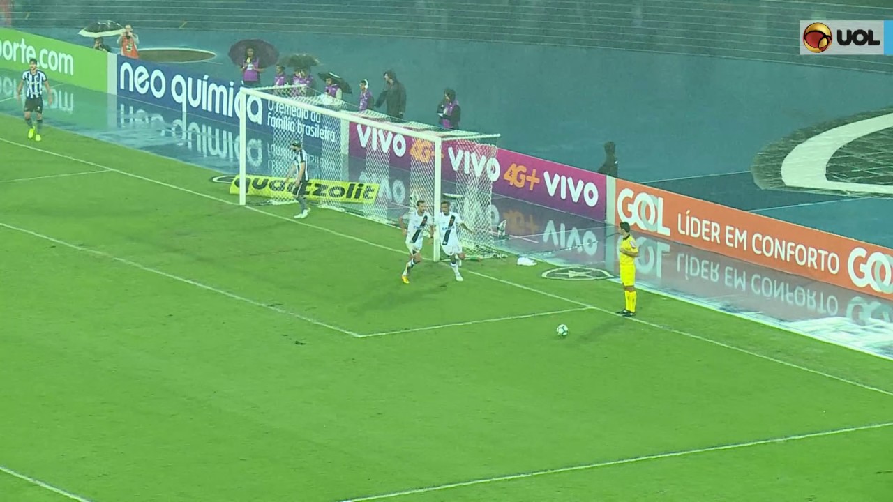 Caio Monteiro diminui para o Vasco no fim do jogo - YouTube