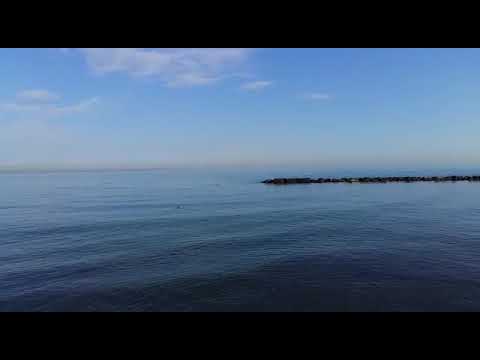 Sabah yürüyüşü deniz kenarında