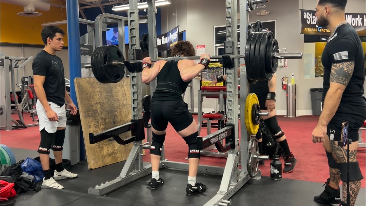 3 weeks out - Squat 3 rep PR - YouTube