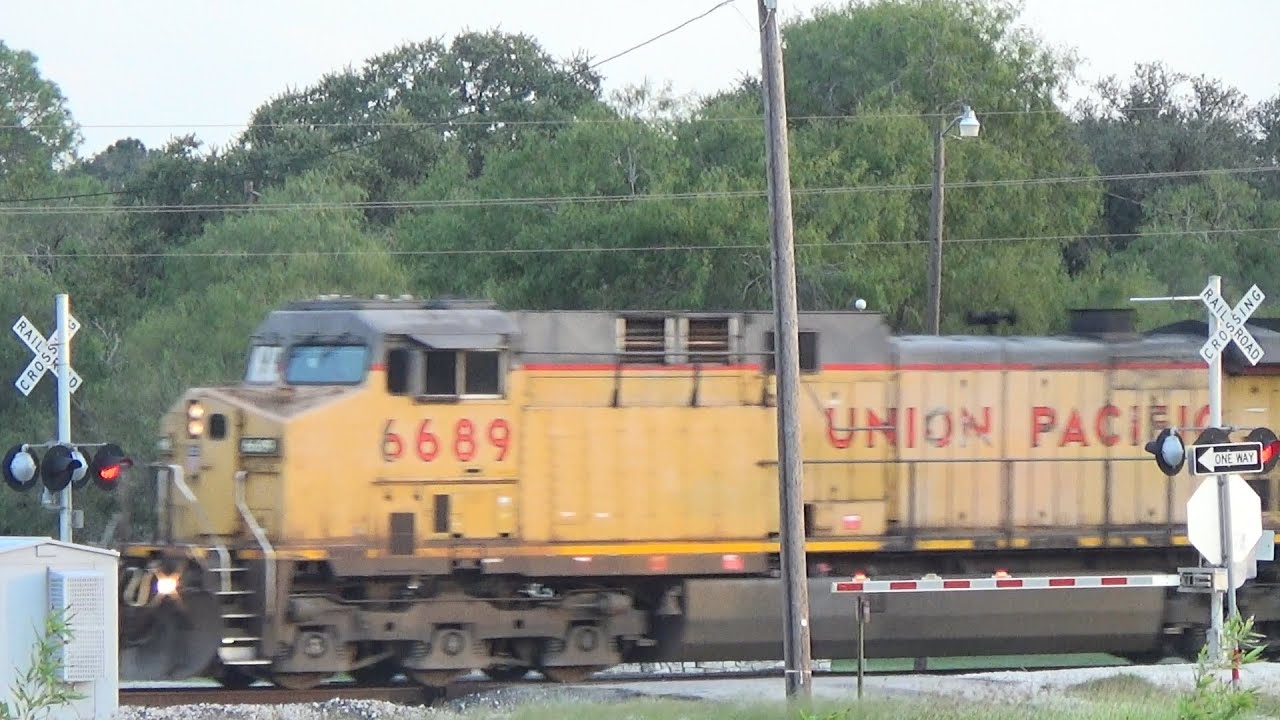 UP 6689 North at Raisin, TX With 2 EX SP Unit's - YouTube