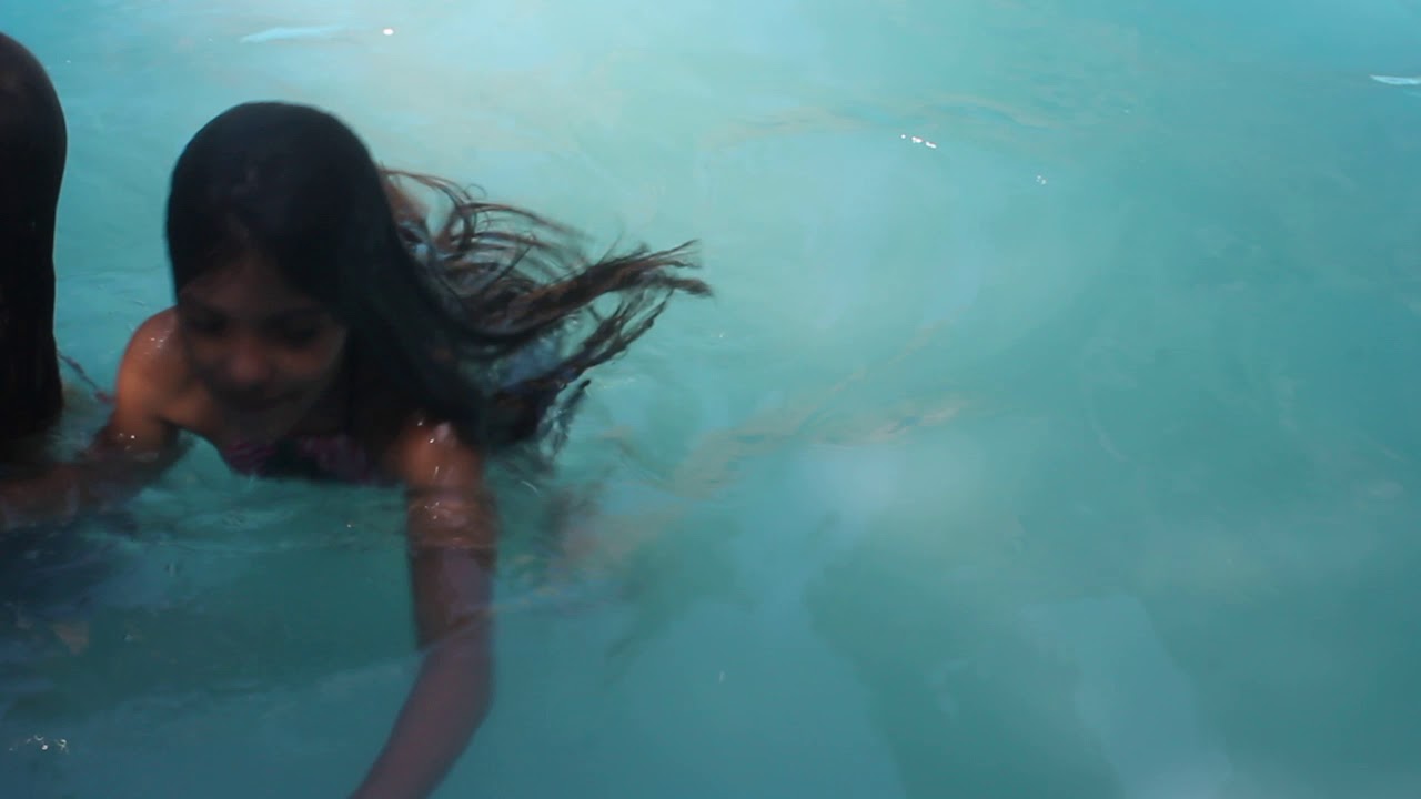 Brincando Na Piscina Youtube
