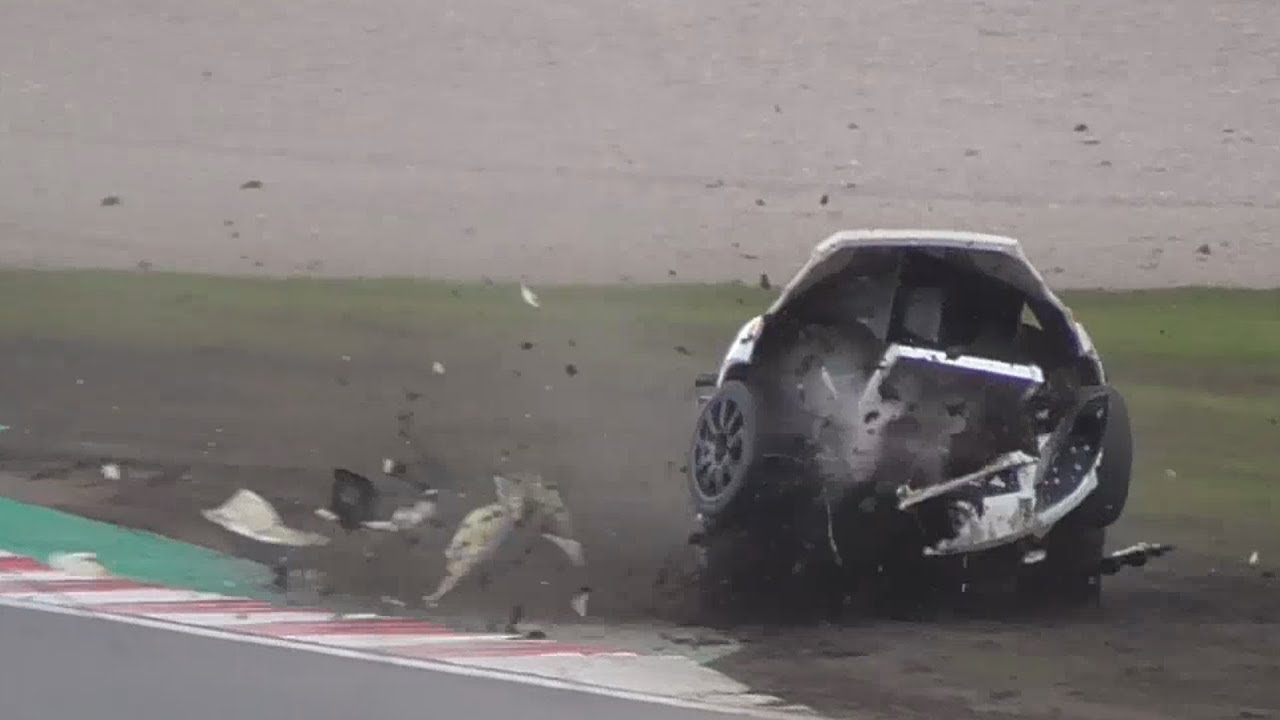 BTCC Crashes/Highlights, Donington Park, 2018 - YouTube