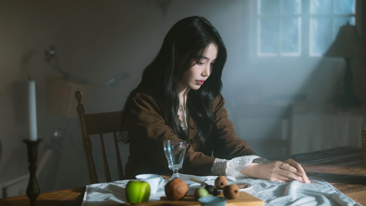 ROCOBERRY 로코베리 '이별이라는 말로 우리의 연애가 끝난다는 게' The End Of Love' MV - YouTube