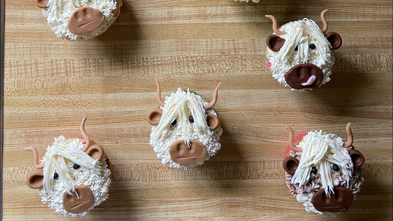 Mooo 🐄 🐮 - Make cow cupcakes with me 🥹☺️🍁🍂 - YouTube