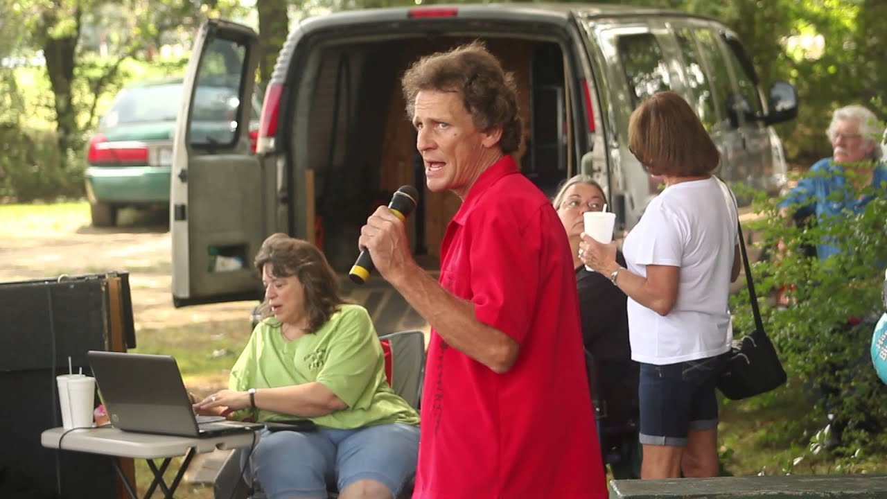 Bill Rinehart sngs 'Lonesome Cowboy' Elvis Week 2015 - YouTube