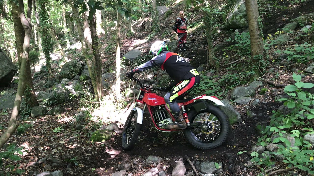 Trial Fantic 240 Subira . 1ère prise en main . Slow motion et en 4K ...