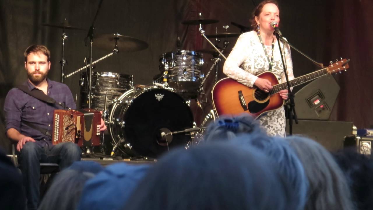 Figgy Duff at the Newfoundland and Labrador Folk Festival - YouTube