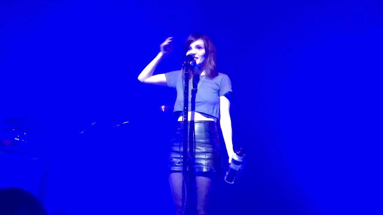 Chvrches Lauren Mayberry Funny Moment - M&Ms / Job Interview - Terminal ...