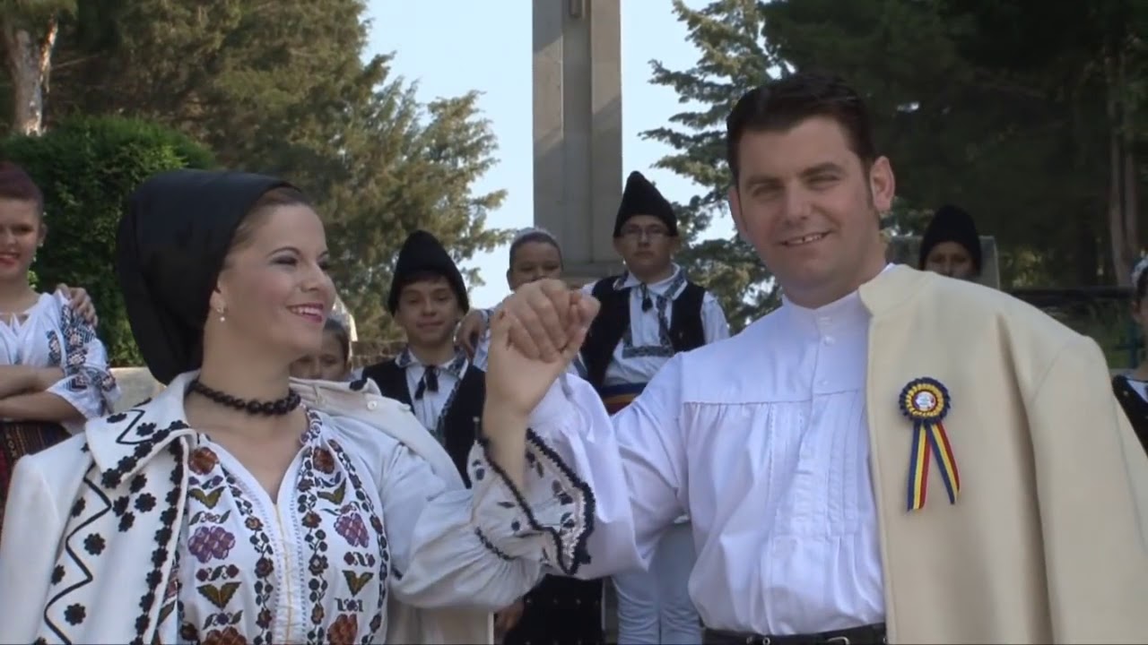Mihaela și Ciprian Istrate - ARDEALUL ESTE ROMÂNESC - YouTube
