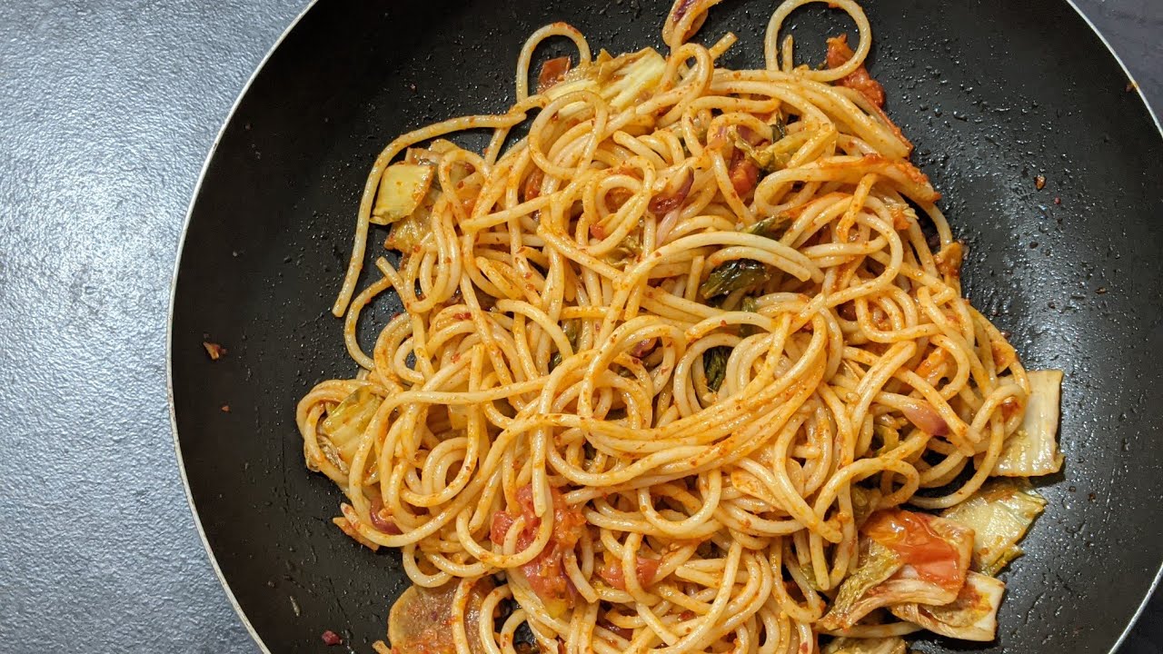 EASY KIMCHI PASTA RECIPE - YouTube