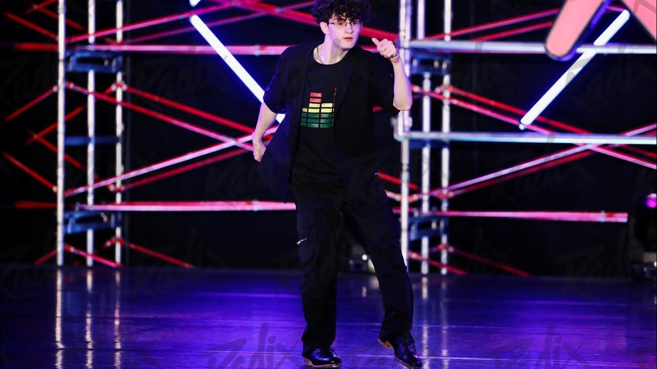 Averi Burke - It's A Vibe - YouTube