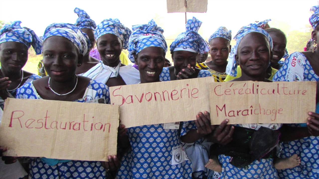 A Path out of Poverty: Changing Lives in Mali - YouTube