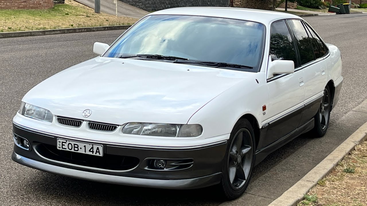 Saving This Holden VS 5.0L Calais V8 From The Junk Yard - YouTube