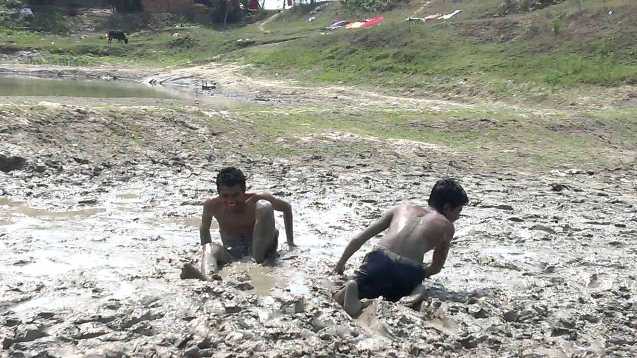 WWE mud wrestling - YouTube