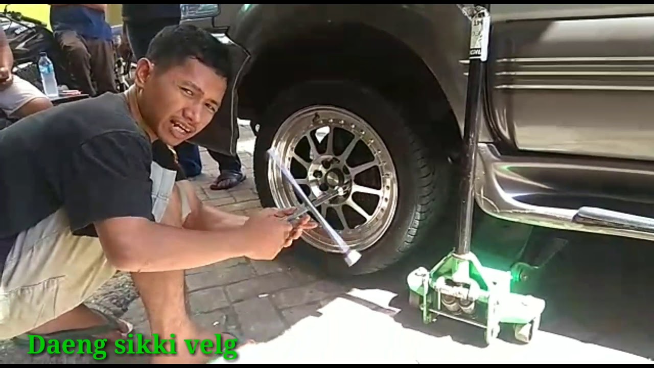Modifikasi mobil Toyota kijang krista pake velg BBS R17 lebar 8,5 & 10 ...