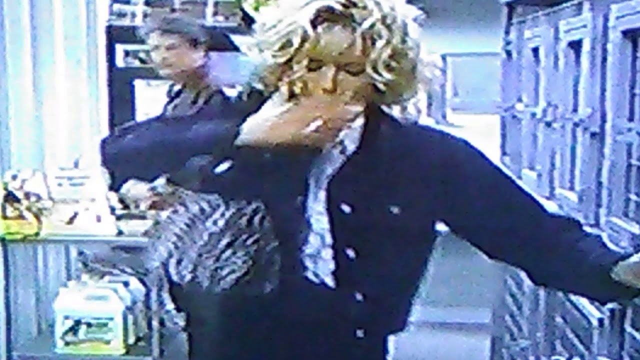 Powerful female sneeze - YouTube