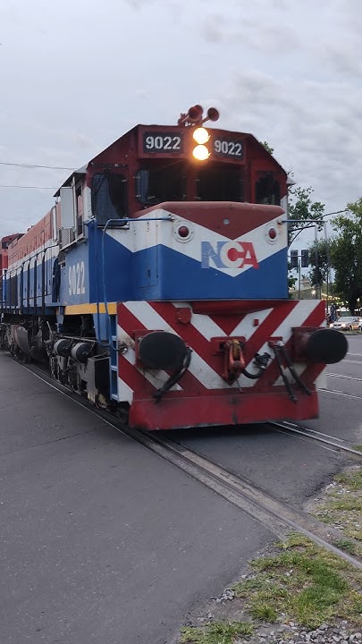 🚂🚂 9022/8252 #short #shortyoutube #pan #nca #railway #locomotive #emd #viral #fyp #shorts # ...