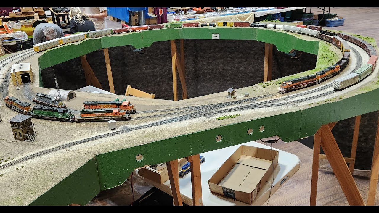 2024 St Charles Great Train Show HO Scale Free-Mo Setup - YouTube