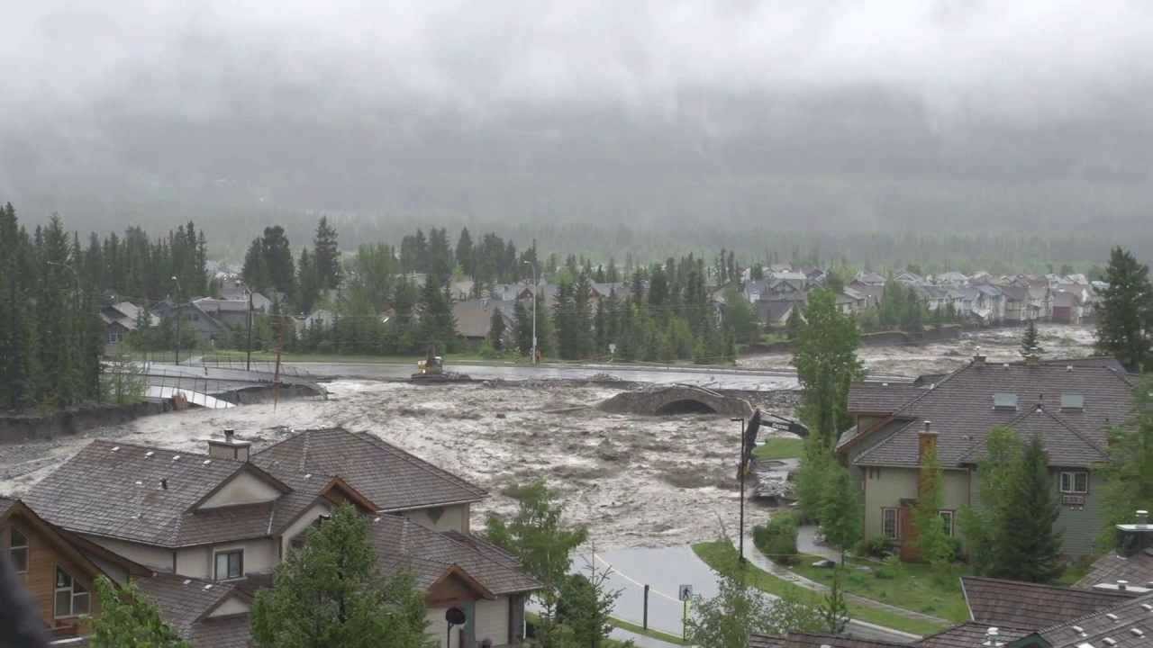 Calgary Downtown Flooding Alberta Floods June 2013 - YouTube
