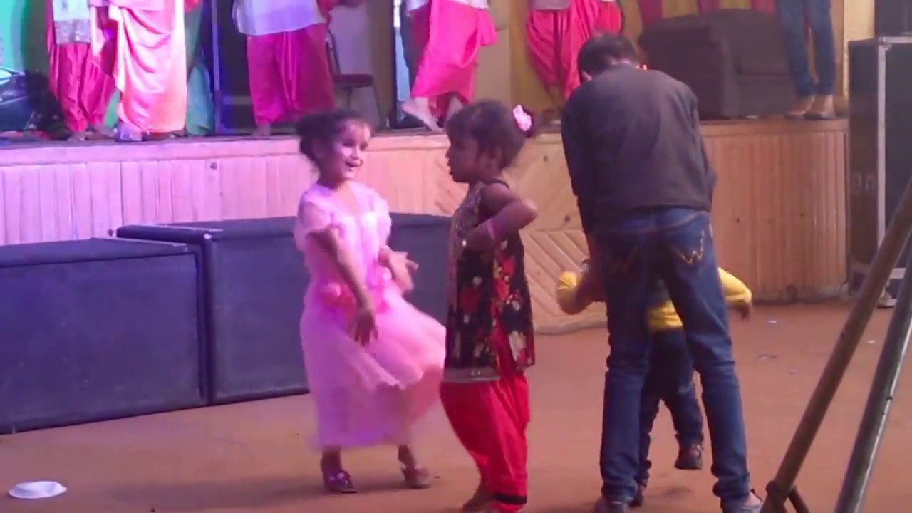 Cute Indian kids dancing at a wedding in India - YouTube