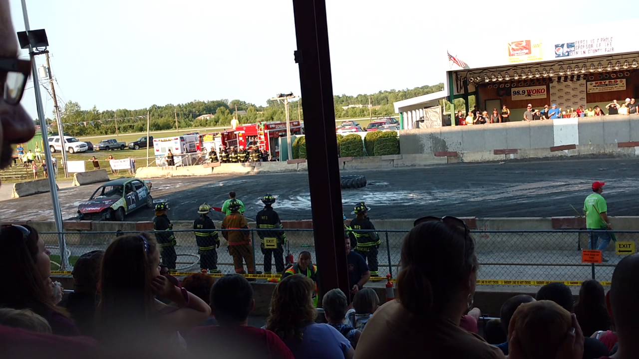 Clinton County Fair Figure 8 Race - YouTube