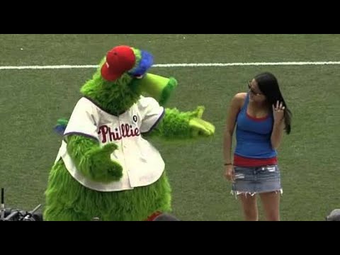 MLB Funny Mascot Fan Interactions - YouTube