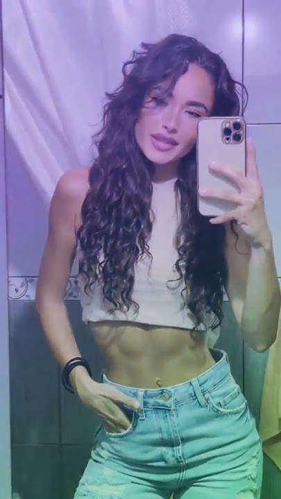 Очень симпатичная девочка 💚💜💙 Shorts Youtube