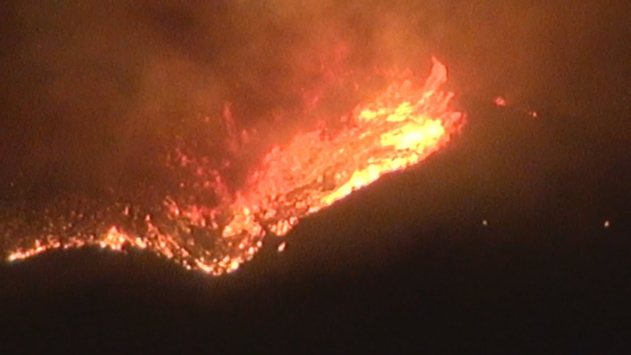 2014 South Australia Flinders Rangers Bush Fire Night View - YouTube