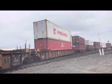 NS 263 clears Muncie - YouTube