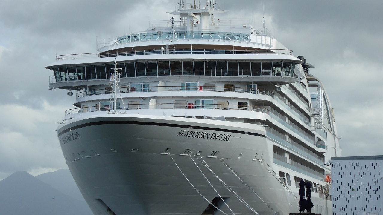 Live video tour of new Seabourn Encore Cruise Ship - YouTube