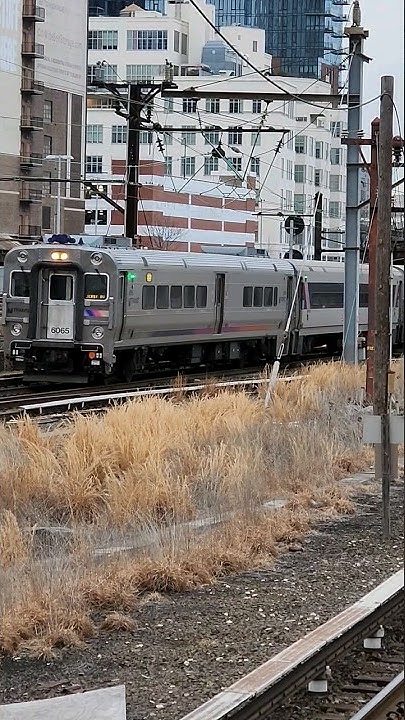 NJT Comet V Cab Car #6065 Restricted K5LA Horn (Crossing Sequence) at Hunterspoint Avenue - YouTube