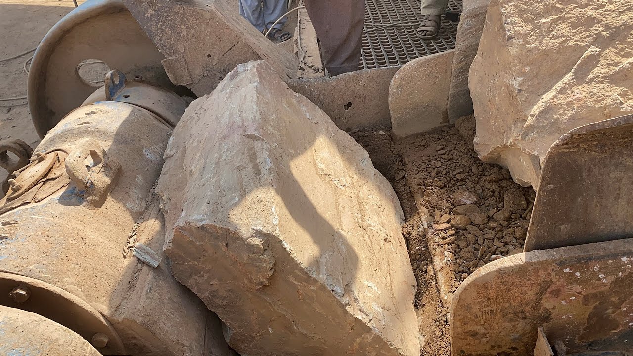 'Big Rock Crusher Machine: A Giant in Action" Big Rock Crushing: A ...
