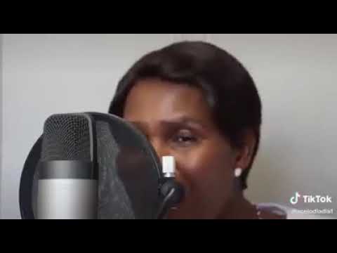 South African Granny blows the charts || Obani Labantu?😹😹|| *very cool ...