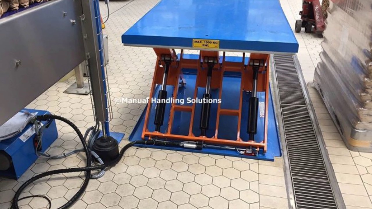 Low Profile Scissor Lift Table with Ramp - YouTube