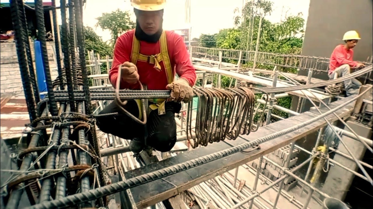 pagkakasa ng bakal sa beam at splicing main bar sa poste ...