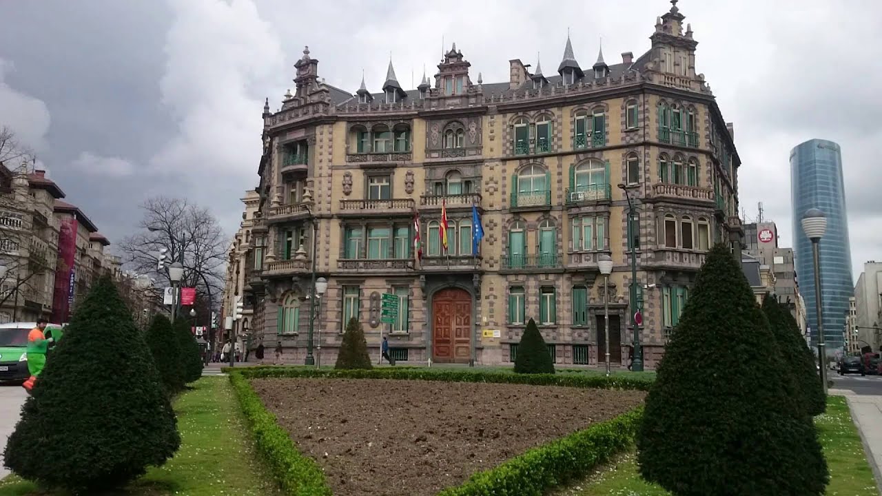 Palacio Chavarri - YouTube