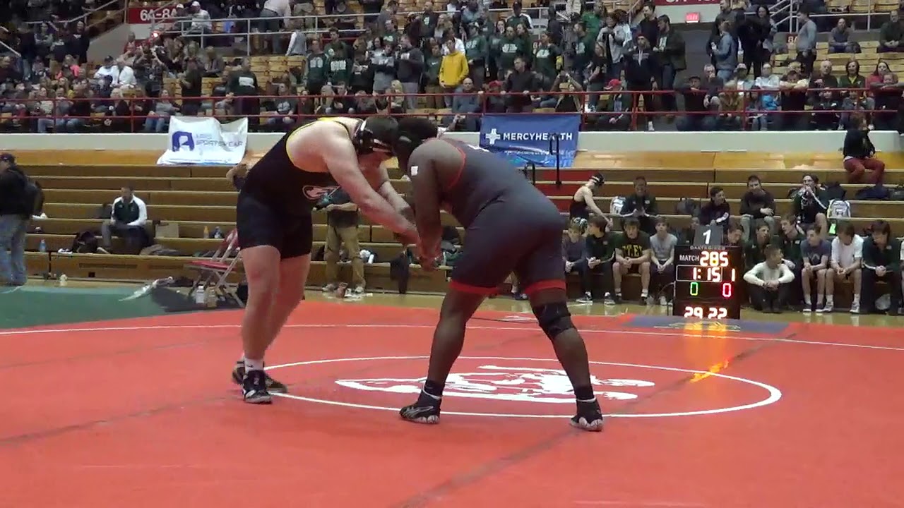 285 lbs Robert Brown, LaSalle vs Brian Kilbane, St Ed - YouTube